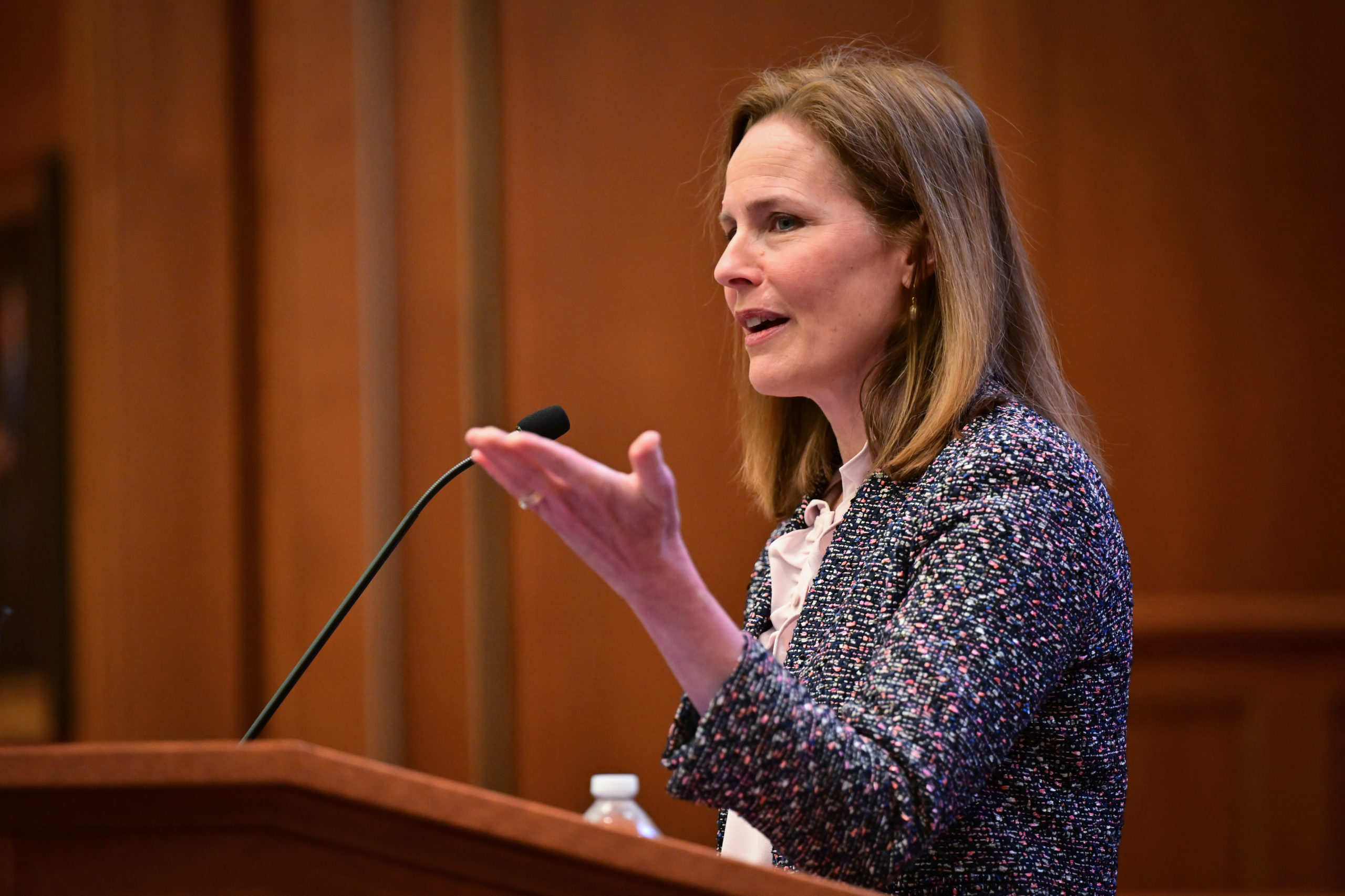 Justice Barrett Returns to Notre Dame - Irish Rover