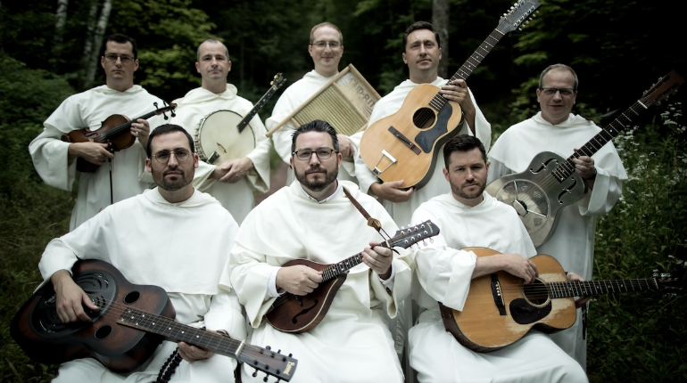 Hillbilly Thomists Perform at Notre Dame - Irish Rover