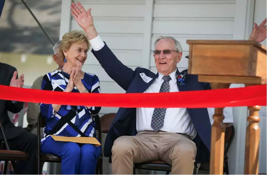 Rover Remembers George Strake Jr. - Irish Rover